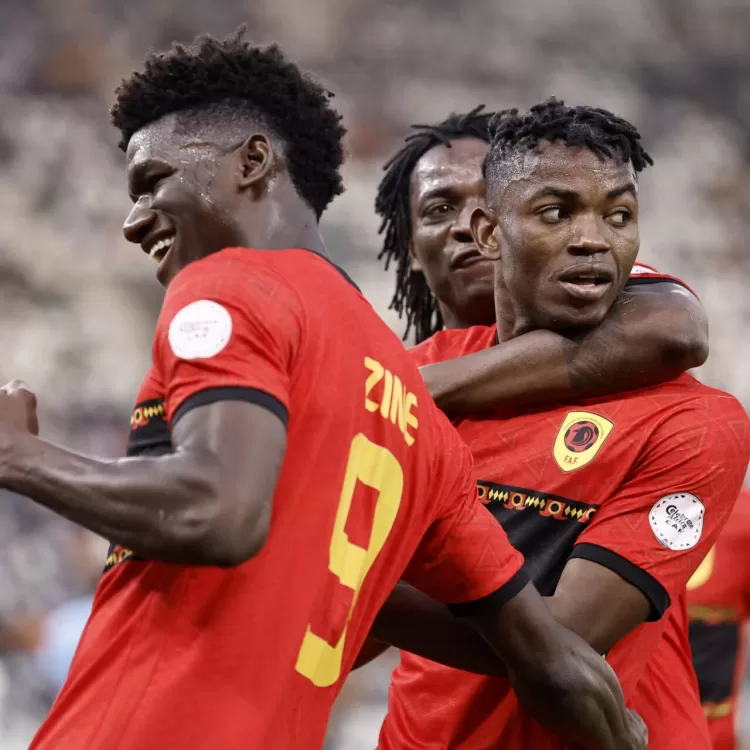 Mabululu marca terceiro golo de Angola diante da selecção da Namíbia ...